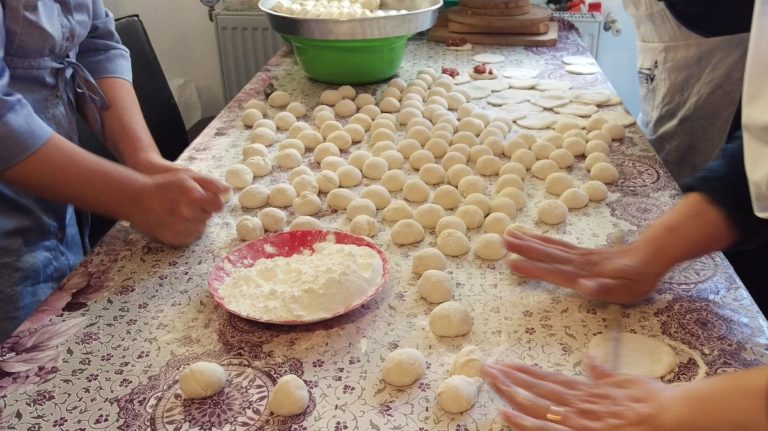 ”Minuni” și tradiții tătărești – Garda Culinară